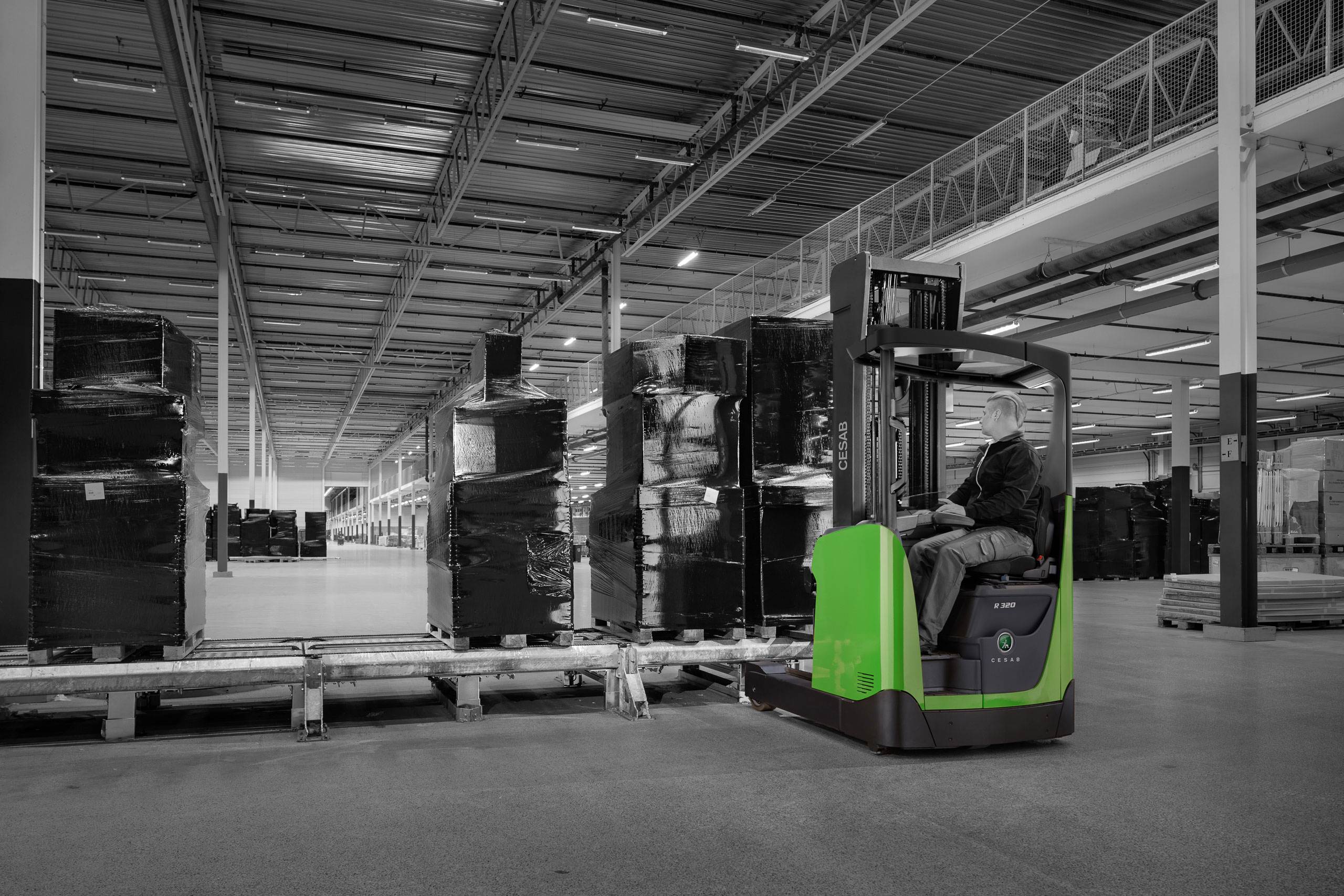 Cesab Serie R300 - Cesab Material Handling Italia